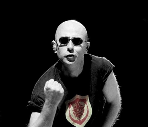 INDIO SOLARI: "SEGUIR CANTANDO ES LA ÚNICA PROMESA QUE HAGO ÚLTIMAMENTE"